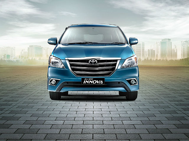 Toyota Innova Exterior Photos - DriveSpark.com