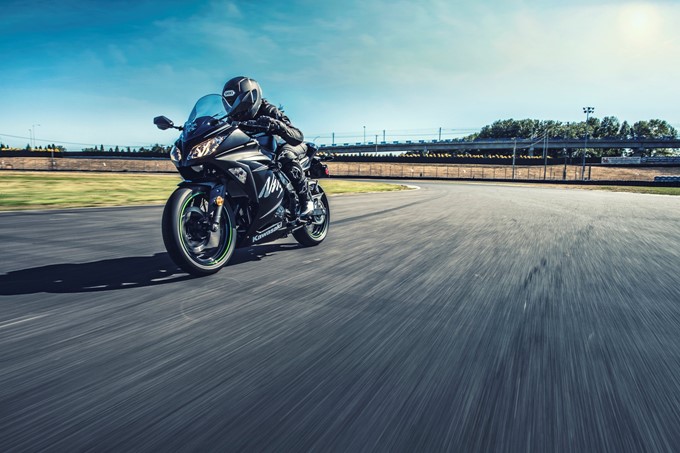 2017 Kawasaki Ninja 300 ABS Images [HD]: Photo Gallery of 2017 Kawasaki ...