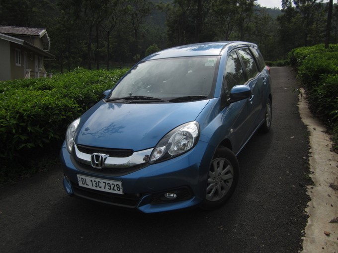 Honda Mobilio Images [HD]: Honda Mobilio Interior & Exterior Photo ...