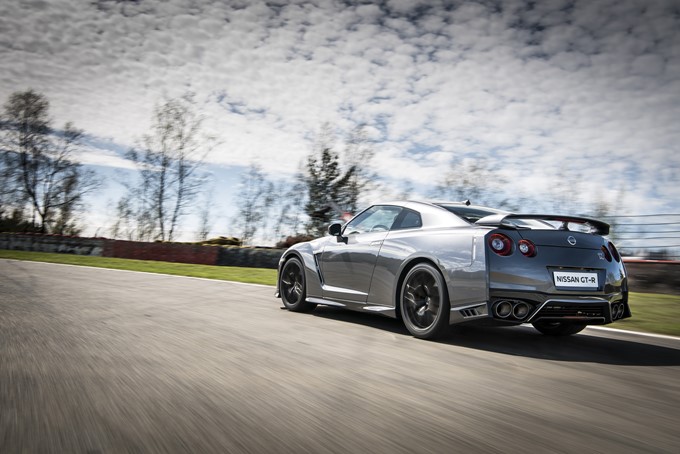 Nissan GT-R Images [HD]: Nissan GT-R Interior & Exterior Photo Gallery ...