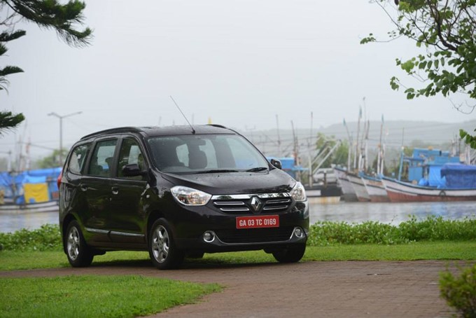 Renault Lodgy Images [HD]: Renault Lodgy Interior & Exterior Photo ...