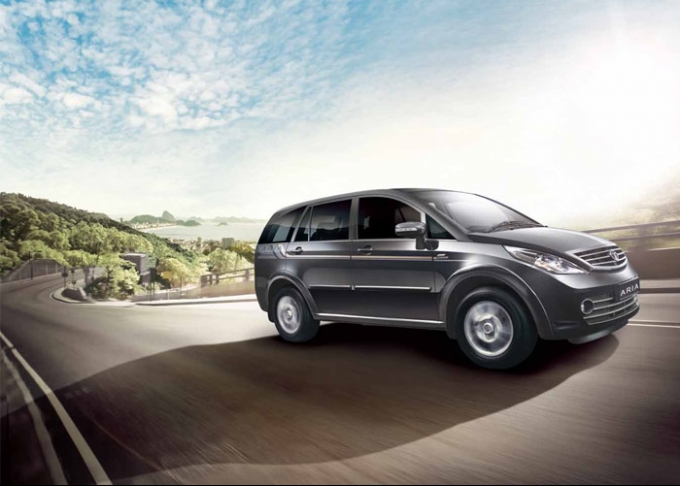 Tata Aria Images [HD]: Tata Aria Interior & Exterior Photo Gallery ...