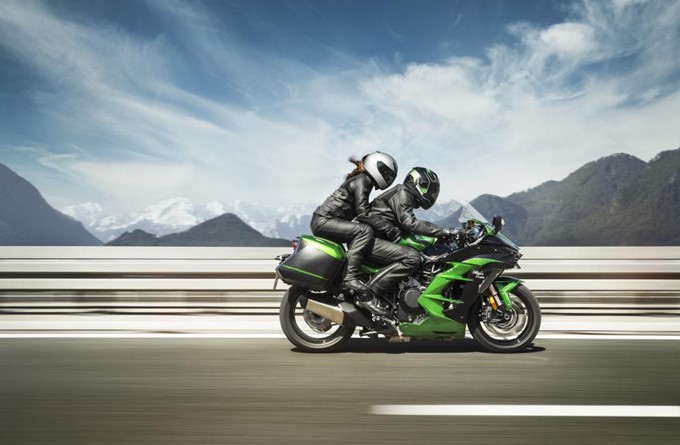 Kawasaki Ninja H2 SX Images [HD]: Photo Gallery of Kawasaki Ninja H2 SX ...