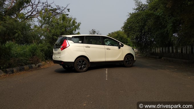 Mahindra Marazzo Images [HD]: Mahindra Marazzo Interior & Exterior ...