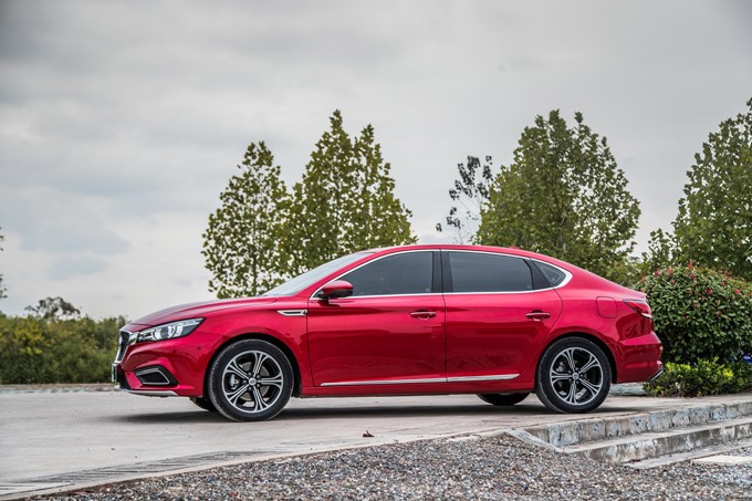 MG eMG6 Images [HD]: MG eMG6 Interior & Exterior Photo Gallery - DriveSpark