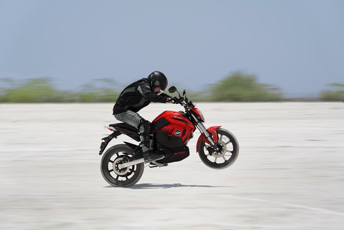 Revolt RV 400 Images [HD]: Photo Gallery of Revolt RV 400 - DriveSpark