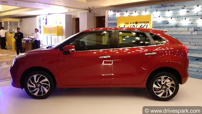 Toyota Glanza Images [HD]: Toyota Glanza Interior & Exterior Photo ...