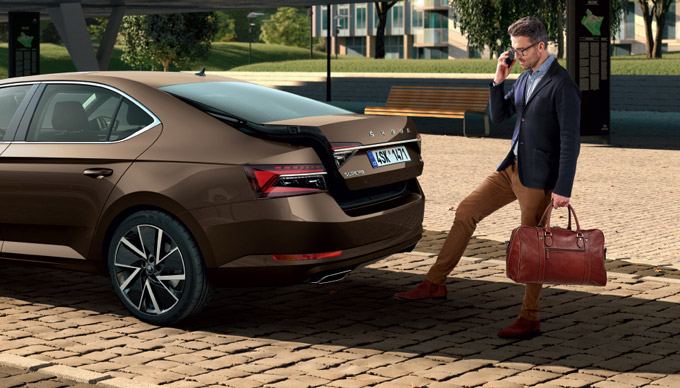 Skoda Superb Images [HD]: Skoda Superb Interior & Exterior Photo ...