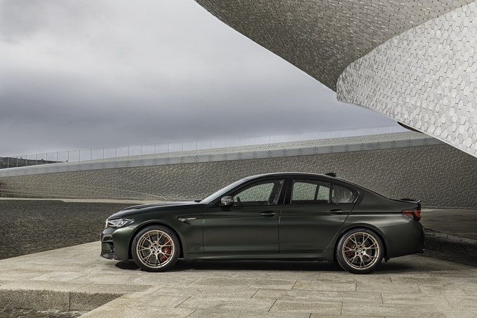 BMW M5 CS Images [HD]: BMW M5 CS Interior & Exterior Photo Gallery ...