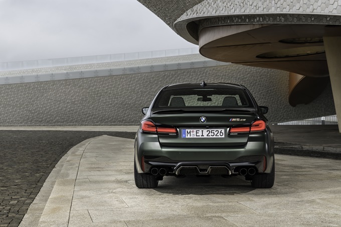 BMW M5 CS Images [HD]: BMW M5 CS Interior & Exterior Photo Gallery ...