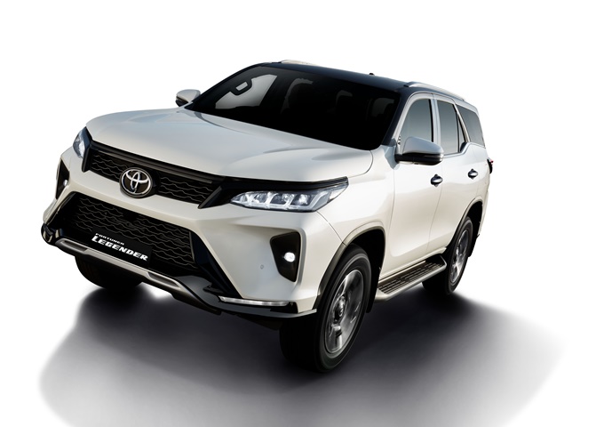 Toyota Fortuner Images [HD]: Toyota Fortuner Interior & Exterior Photo ...