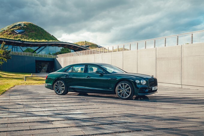 2022 Bentley Flying Spur Hybrid Images [HD]: 2022 Bentley Flying Spur ...