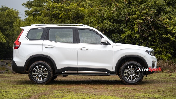Mahindra Scorpio White Wallpaper