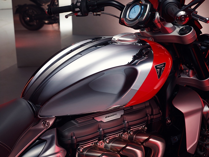 Triumph Rocket 3 GT Chrome Edition Images [HD]: Photo Gallery of ...