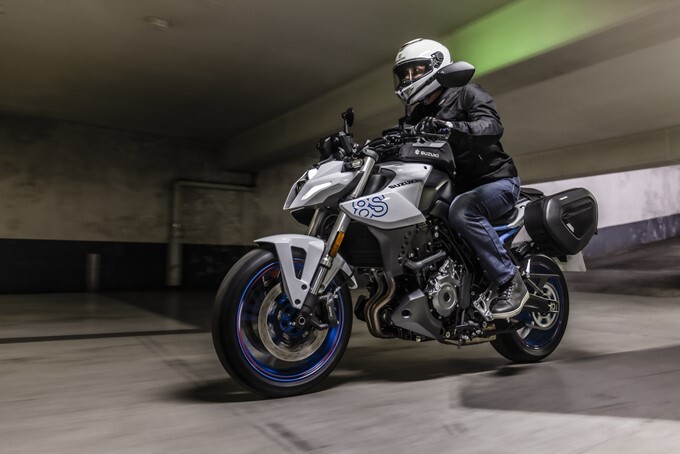 Suzuki GSX-8S Images [HD]: Photo Gallery of Suzuki GSX-8S - DriveSpark