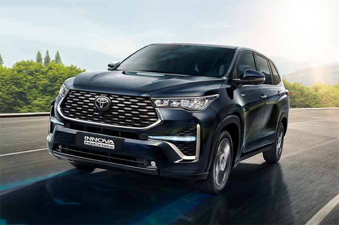 Toyota Innova HyCross Images [HD]: Toyota Innova HyCross Interior ...