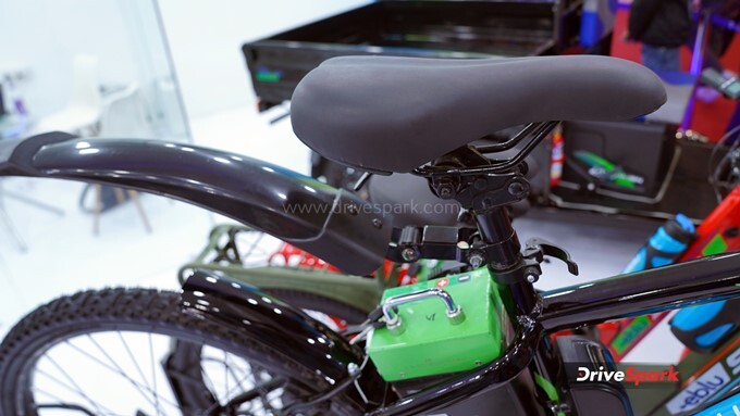 eblu Thrill Auto Expo 2023 Images [HD]: Photo Gallery of eblu Thrill ...