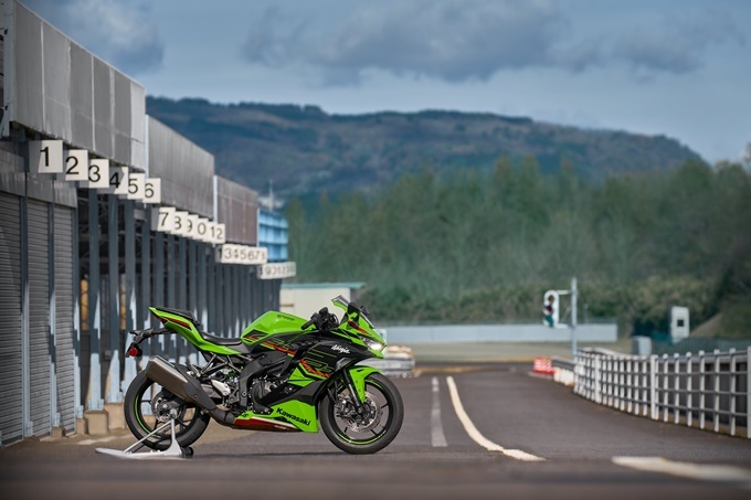 Kawasaki ZX-4R Images [HD]: Photo Gallery of Kawasaki ZX-4R - DriveSpark