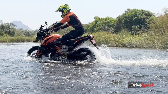 KTM 390 Adventure SW Review Images [HD]: Photo Gallery of KTM 390 ...