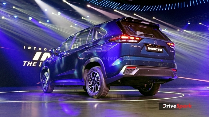 Maruti Suzuki Invicto Images [HD]: Maruti Suzuki Invicto Interior ...