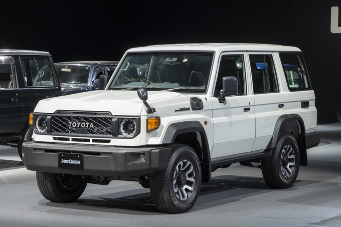 Toyota Land Cruiser 70 Images [HD]: Toyota Land Cruiser 70 Interior ...