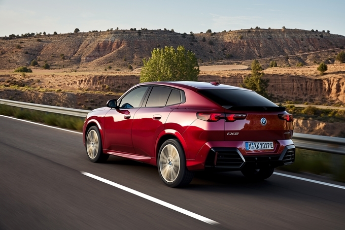 BMW iX2 Images [HD]: BMW iX2 Interior & Exterior Photo Gallery - DriveSpark