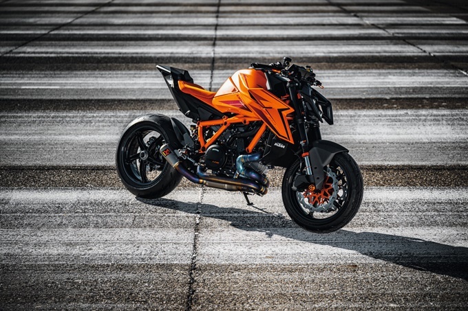 KTM 1390 Super Duke R Images [HD]: Photo Gallery of KTM 1390 Super Duke ...