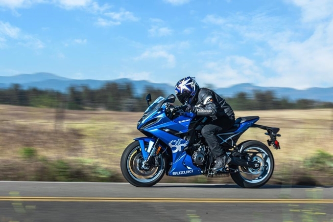 Suzuki GSX-8R Images [HD]: Photo Gallery of Suzuki GSX-8R - DriveSpark