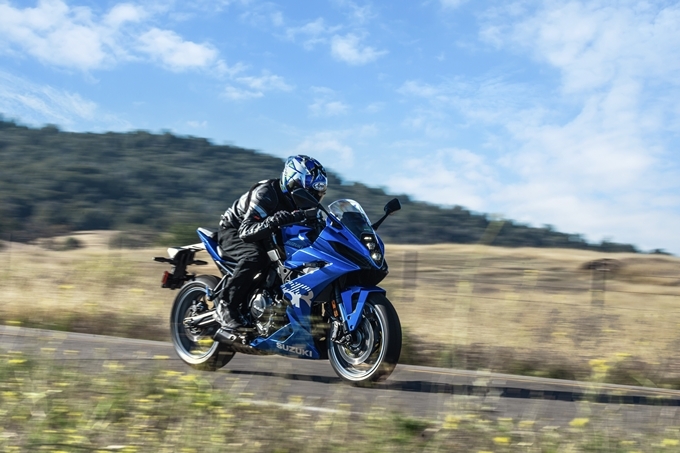 Suzuki GSX-8R Images [HD]: Photo Gallery of Suzuki GSX-8R - DriveSpark