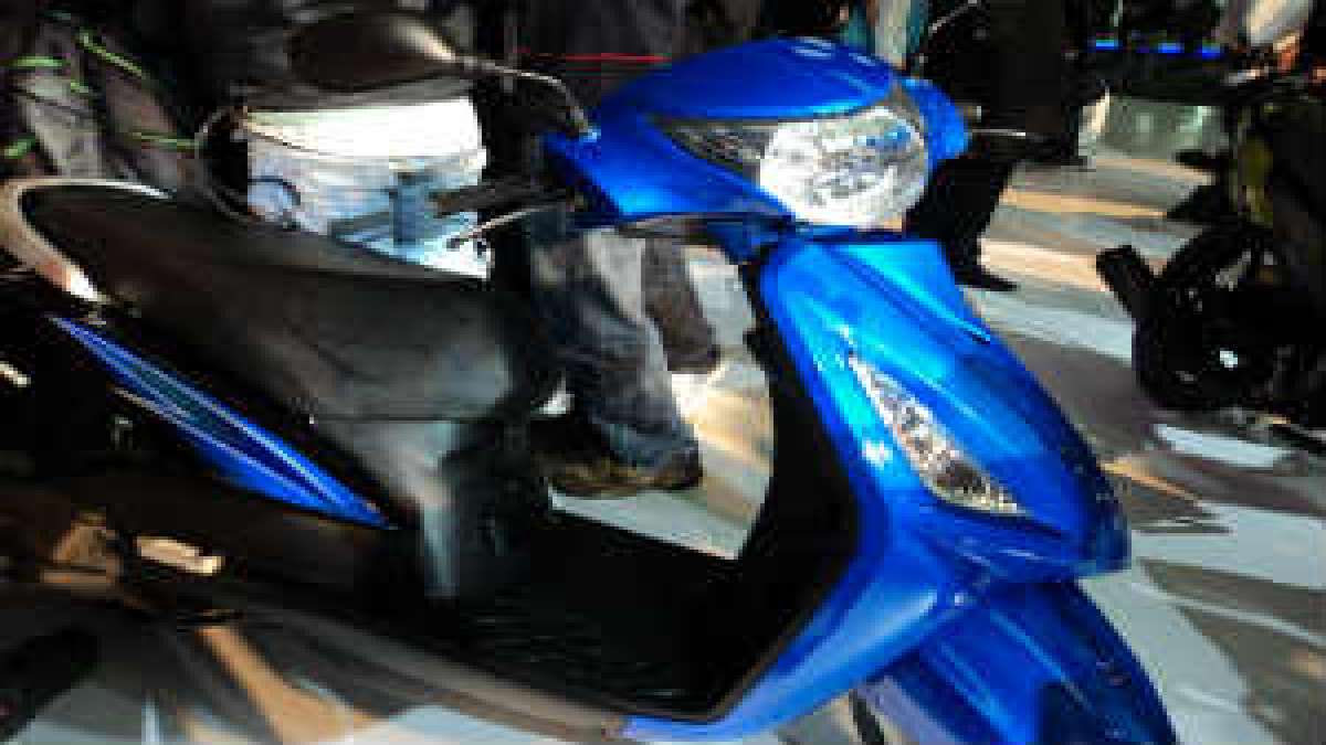 Suzuki Swish 125 | Automatic Scooter | Specs | Features | Price ...