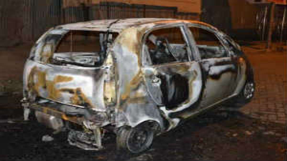 Tata Nano | Catches Fire In Mumbai | First Incident In 2012 ...