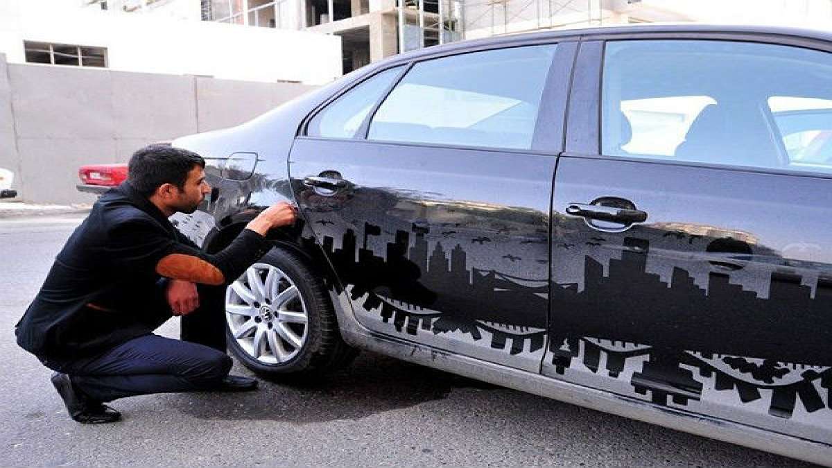 Amazing Art Work On Dirty Car By Raphael Veisov - DriveSpark News