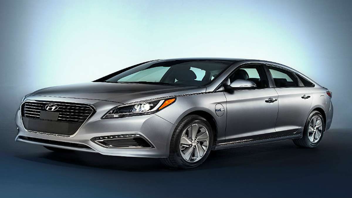 2015 Detroit Auto Show: Hyundai Unveils Sonata Plug-In Hybrid ...