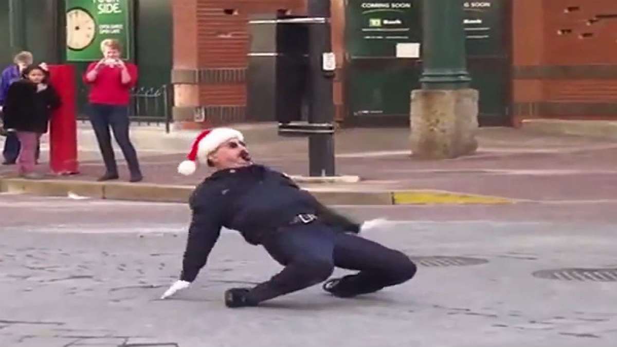 VIDEO: Top 10 Dancing Cops From Around The World - DriveSpark