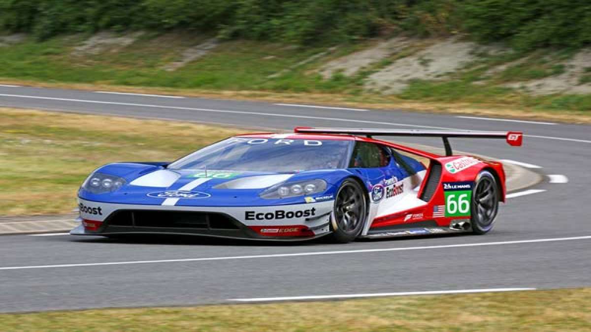 2016 Ford GT Race Car Unveiled; Preparing For Le Mans - DriveSpark News