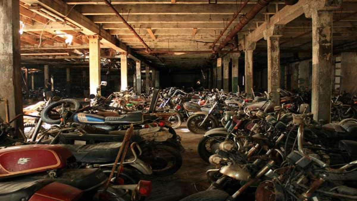 Vehicle Scrapping Policy To Cover Two-Wheelers Also - DriveSpark News