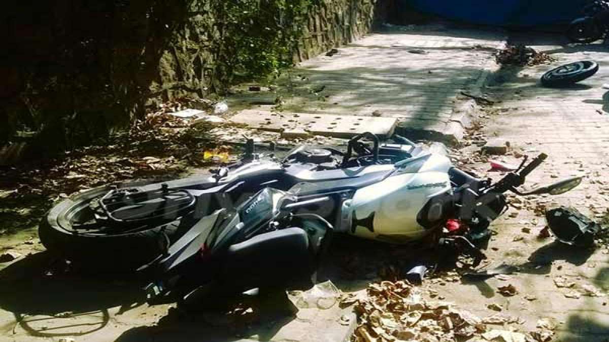 Bajaj Dominar And Hyosung GT 650 Crash Delhi - Details - DriveSpark