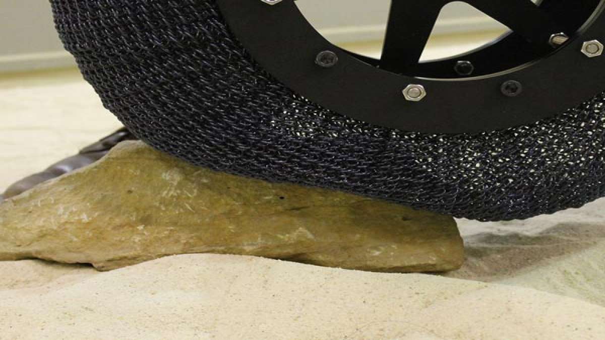 NASA's Superelastic Tyre Uses Chainmail Technology To Help Future Mars ...