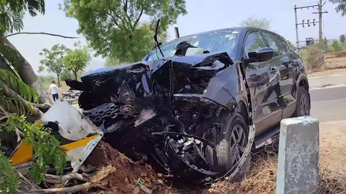Tata Harrier Crashes Into A Tree At Triple-Digit Speeds – All ...