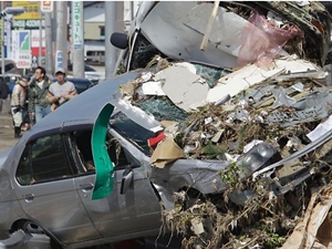 How To Survive | Earthquake | While In A Car | Safe Driving Tips ...