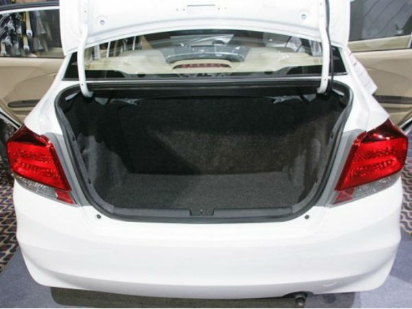 Honda Brio Amaze Sedan | Honda's Entry Level Sedan | Four Wheelers ...