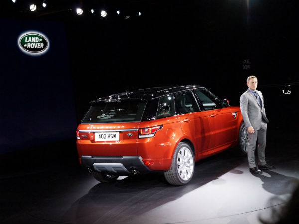 Range Rover Sport | Daniel Craig Promotion - DriveSpark News