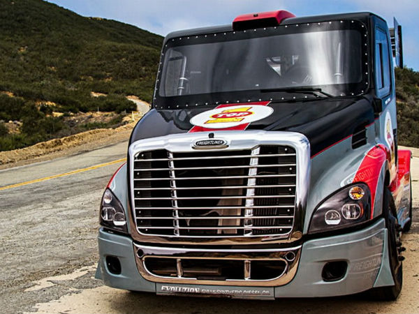 Super Truck Drifts | Banks Super-Turbo Freightliner - DriveSpark News