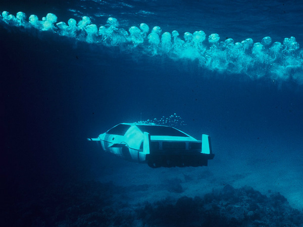 Lotus Esprit | James Bond Submarine Car To Go Under The Hammer - DriveSpark