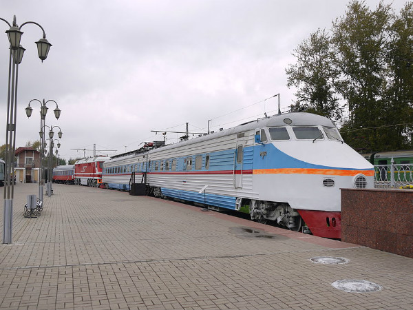 High Speed Trains From Around The World | Off Beat - DriveSpark