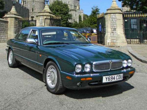 Queen's Daimler Limousine Auction Heads To Lillicrap - DriveSpark