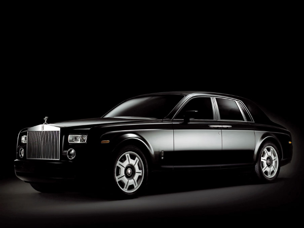 Rolls Royce India Opens Fourth Showroom In Ahmedabad - DriveSpark News