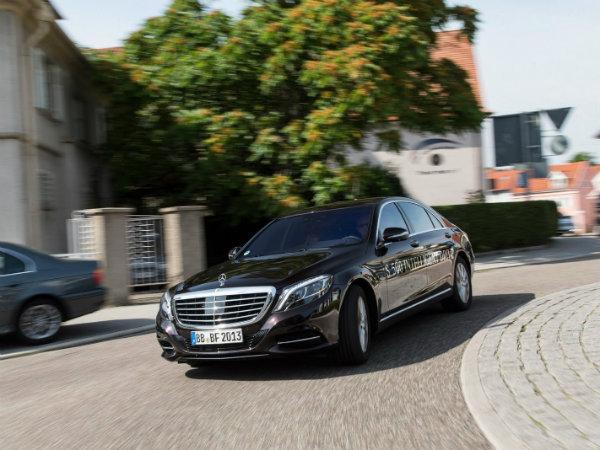 Mercedes-Benz S-Class Intelligent Drive Autonomous Car Demonstrated ...