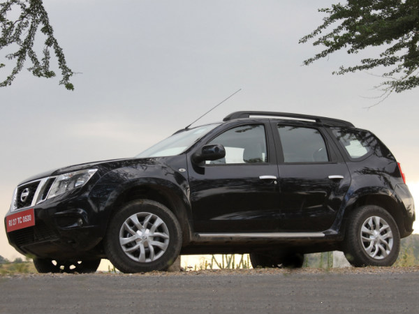 Nissan Terrano & Renault Duster : A Comparison - DriveSpark News