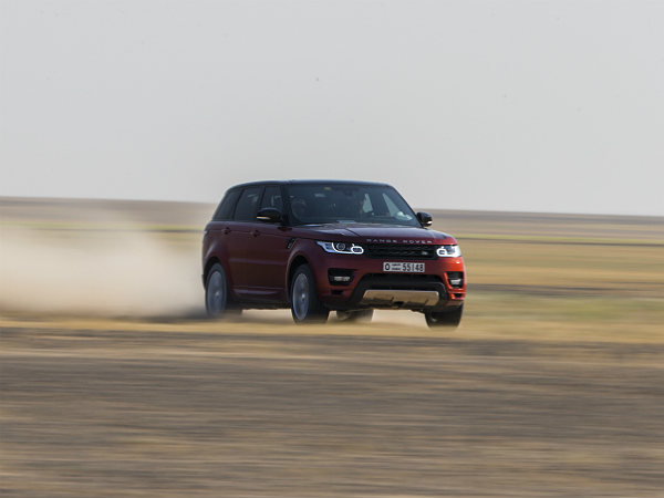 Range Rover Sport Crosses Arabian Desert In Record Time - DriveSpark News